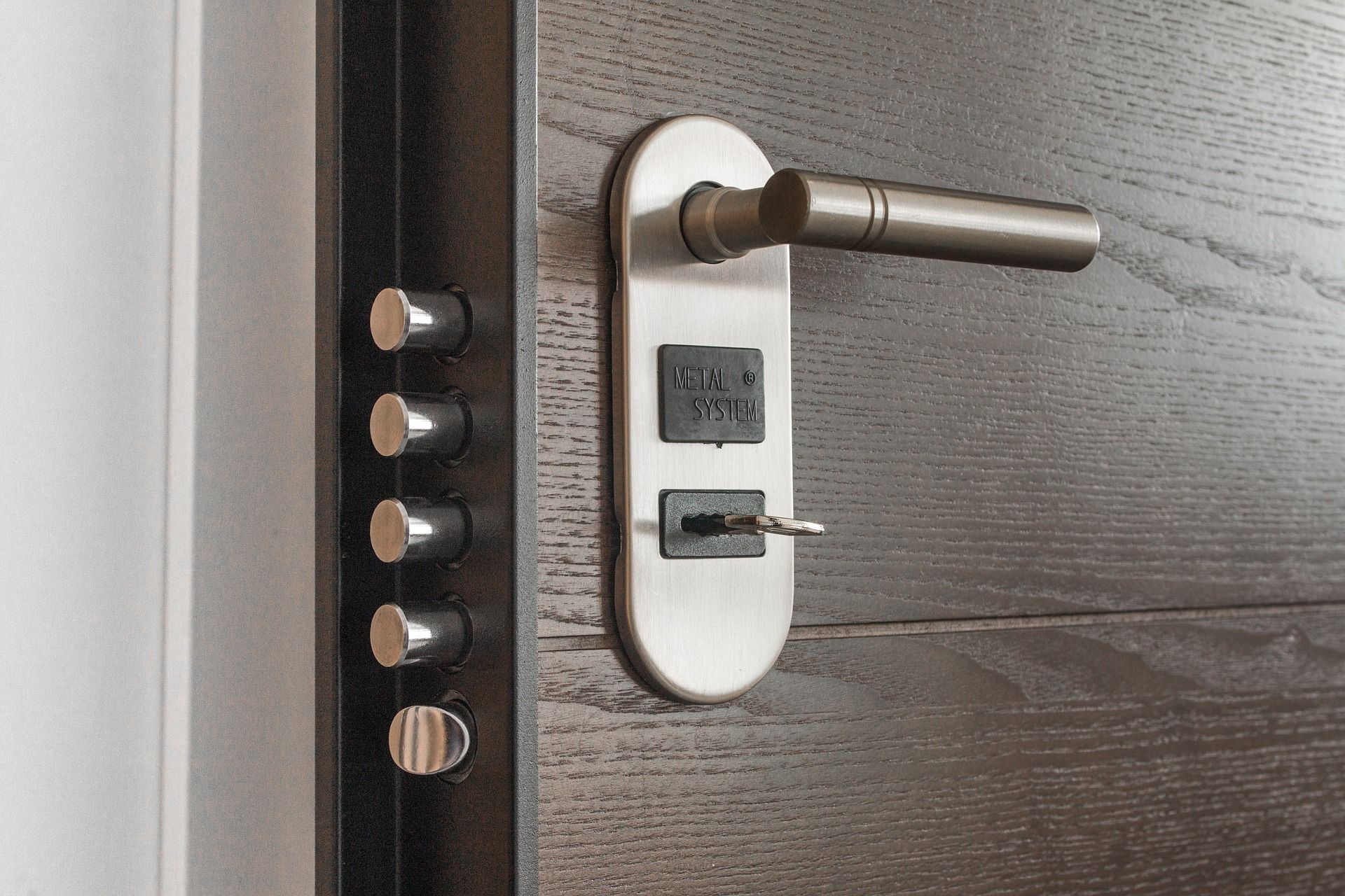 Placement de porte sécurisée à Andenne